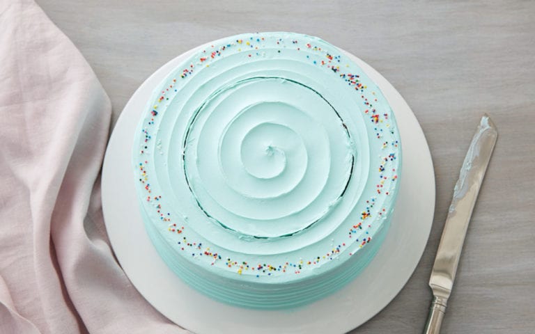 Cómo cortar un pastel circular como un experto | Wilton en Español ...